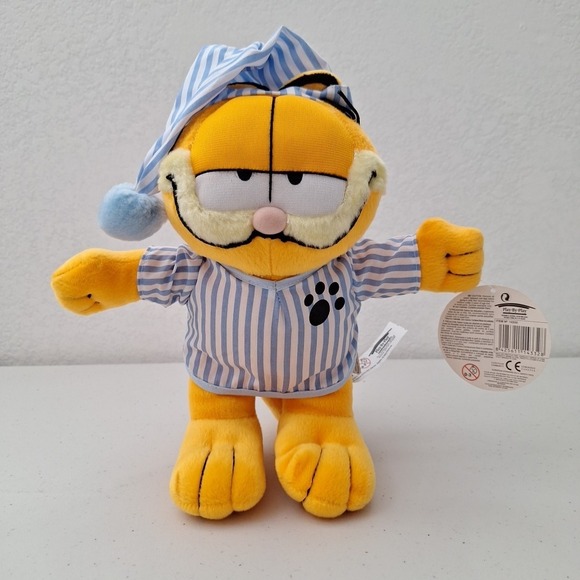 Toys | Nwt Vintage Garfield In Pajamas Plush Stuffed Animal Toy Bedtime ...